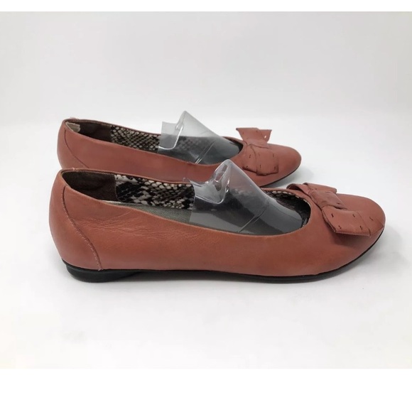 Clarks | Shoes | Clarks Leather Bow Ballet Flat Salmon Pink Women ...